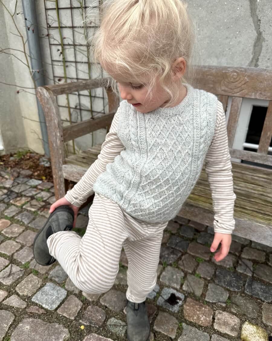 Moby Slipover Mini – PetiteKnit